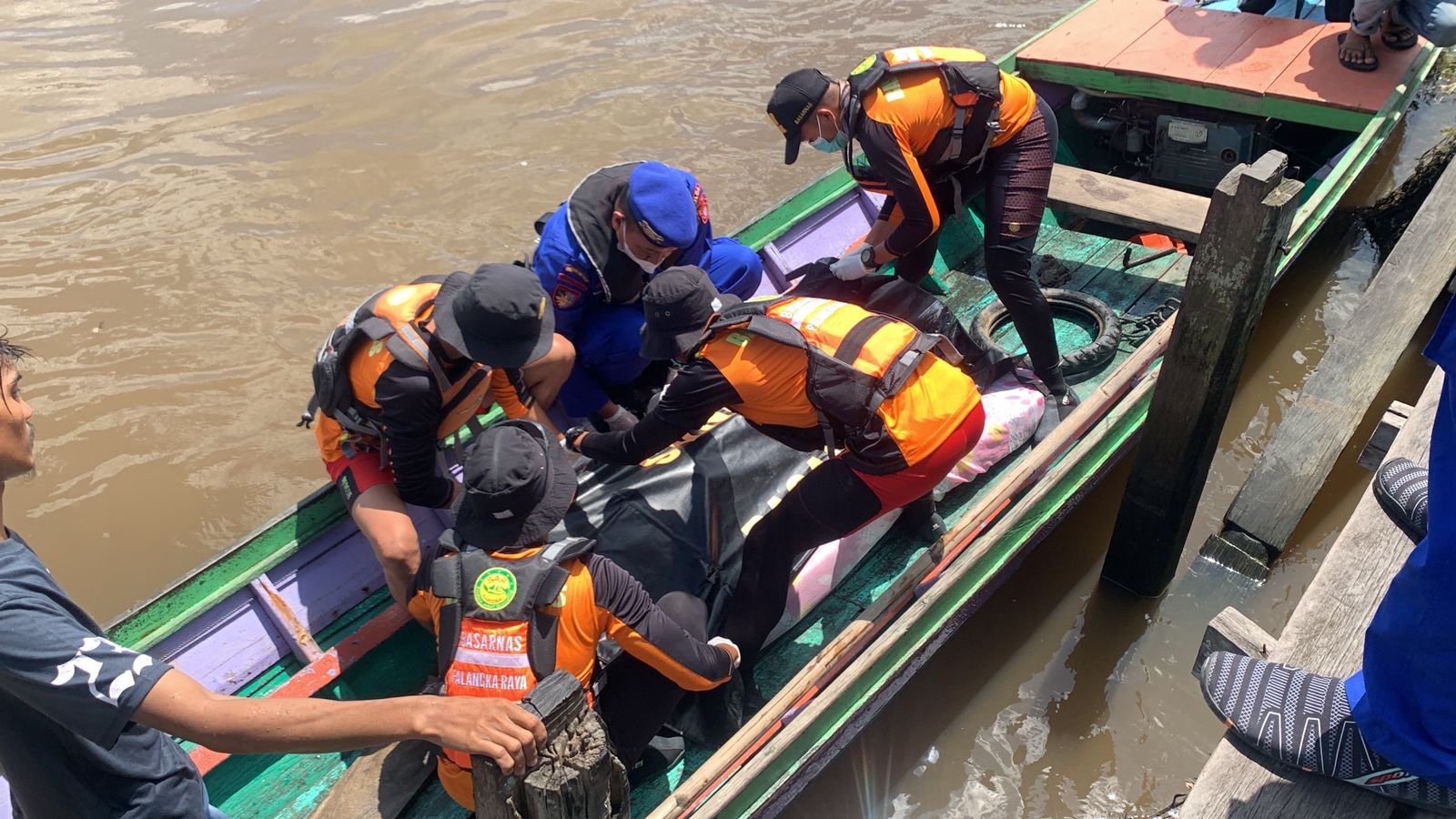 Tewas Saat Berlayar, Nakhoda Kapal Tanjung Johor Dievakuasi di Perairan ... Tewas Saat Berlayar, Nakhoda Kapal Tanjung Johor Dievakuasi di Perairan ...