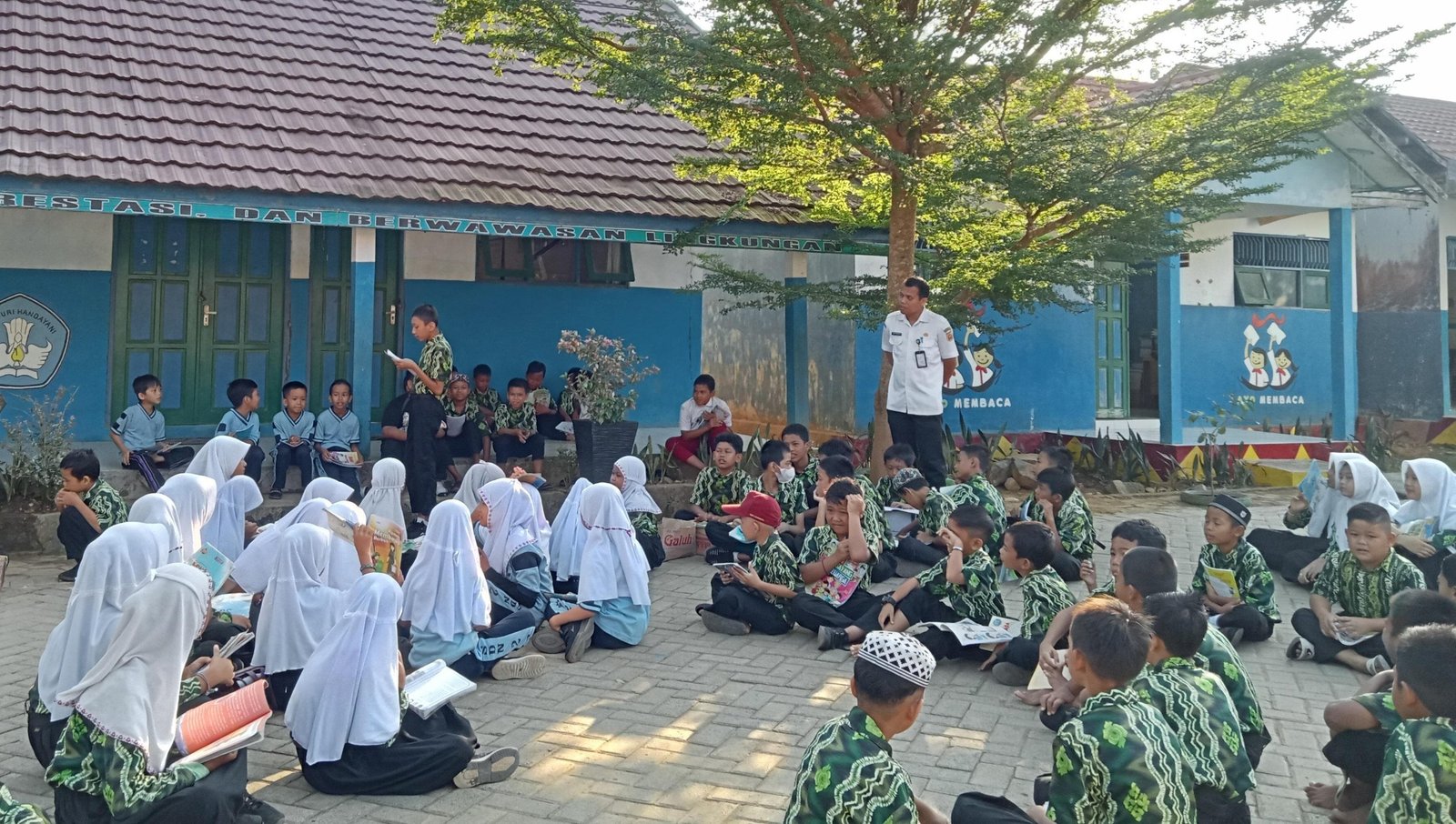 PLN Bantu Buku Gratis, Ini Kata Kepsek SDN Bangkal soal Literasi Siswa ...